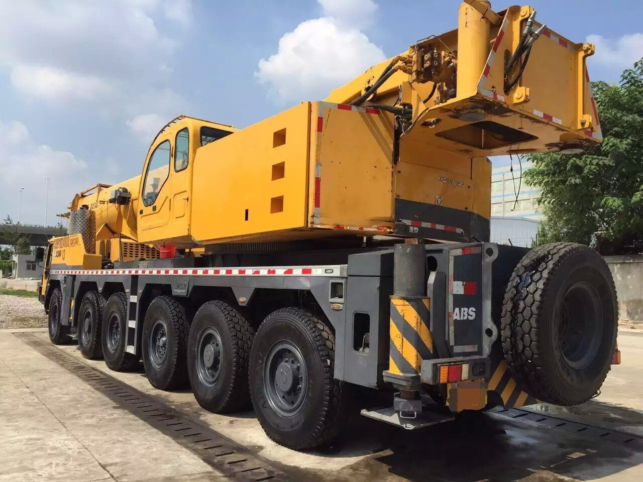 2010 XCMG 200 Ton All Terrain Crane For Sale